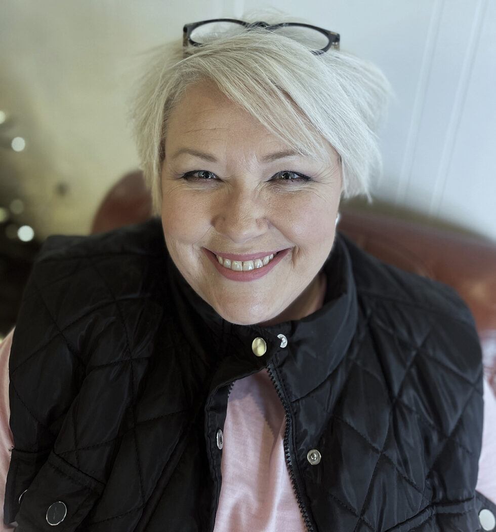 About - Elizabeth Daniels Author